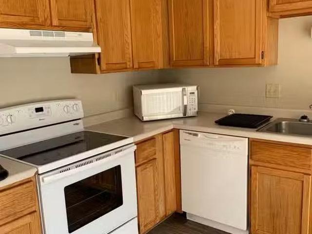 3 Bed, 2 Bath Apple Valley Unit Available Now! 14353 Hemlock.