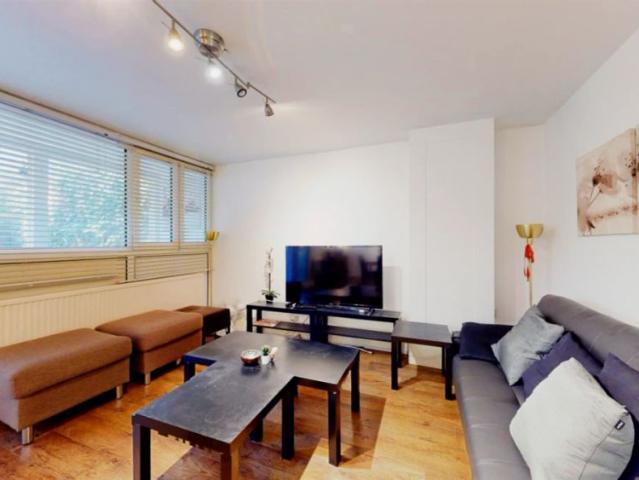 3 Bed 2 Bath, Flat 11, 62
