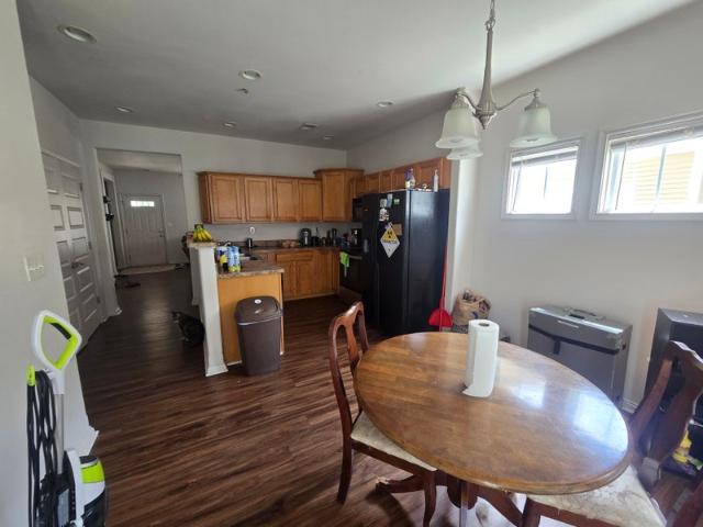 3 bed 2 bath house 1 room free