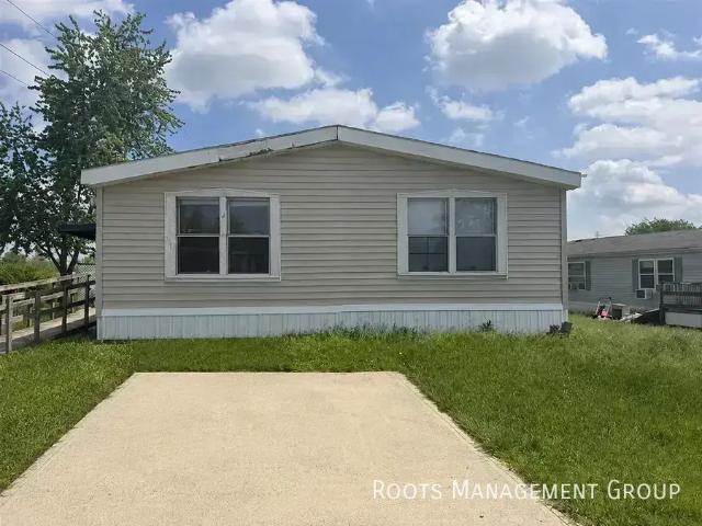 3 Bed 2 Bath Home Available for Lease at Oak Creek Apply Now!