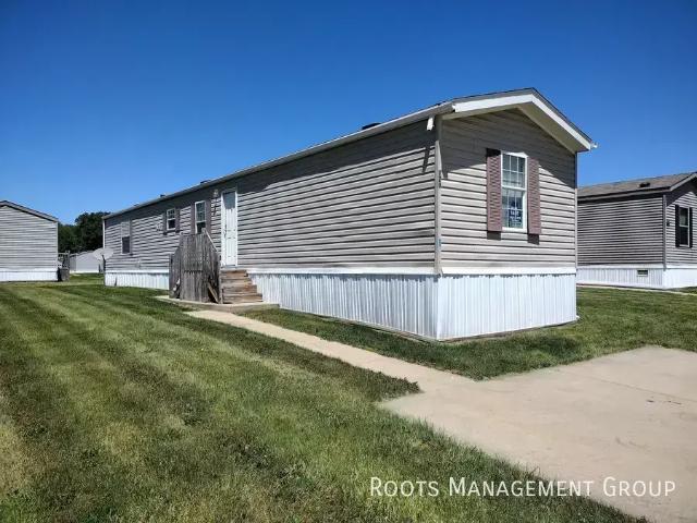3 Bed 2 Bath Home Available for Lease at Birchwood MHP Apply Now!