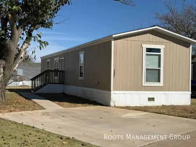 3 Bed 2 Bath Home Available for Lease at Dry Creek Apply Now!
