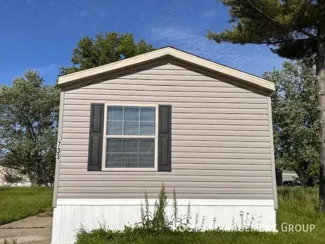 3 Bed 2 Bath Home Available for Lease at Fort Wayne MHC Apply Now!