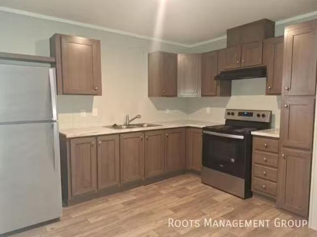 3 Bed 2 Bath Home Available for Lease at Sherwood Heights !.