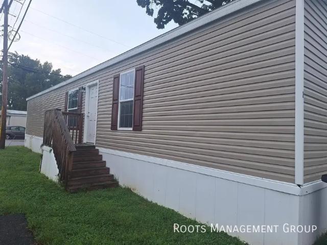 3 Bed 2 Bath Home Available for Lease at Sherwood Heights Apply Now!