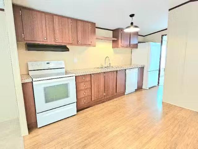3 Bed 2 Bath Home in Charleston, WV No Pets or Smoking Quiet.