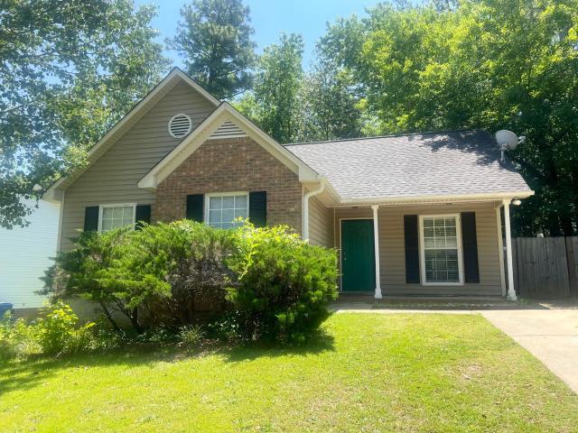 3 bed / 2 bath home ~ Just minutes from Harbison Blvd. Available August 18, 2025
