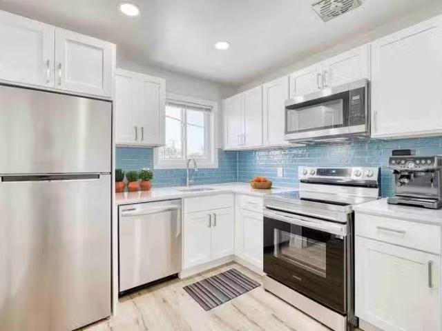 3 Bed 2 Bath Renovated Fountainview Apartments