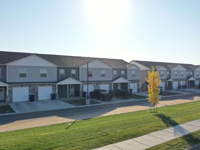 3 Bed 2.5 Bath Townhome in Sugar City