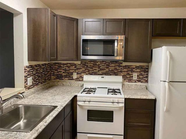 3 Bed 2.5 Bath Apartment on Auckland