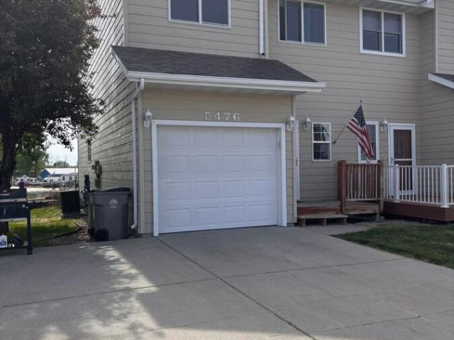 3 BED | 2.5 BATH | SINGLE GARAGE | RAPID VALLEY