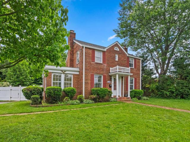 3 Bed 2.5 Bath Silver Spring Colonial Updated Kitchen and Bathrooms