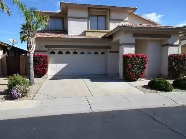 3 bed 2.5 baths with a den listed by Showtime Realty 9244 Eas.