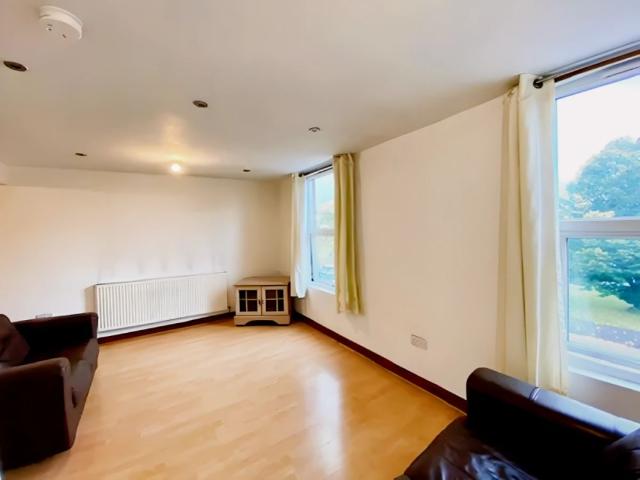 3 Bed 3 Bath