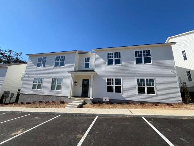 3 Bed 3 Bath Flat
