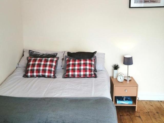 3 bed Talbot Road, Manchester M14 3 bed semi detached house to rent £1,625 pcm £375 pw