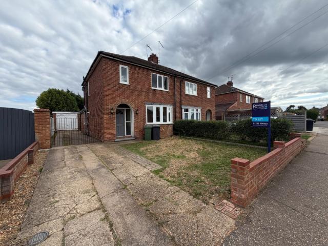 3 bed Terraced To Let