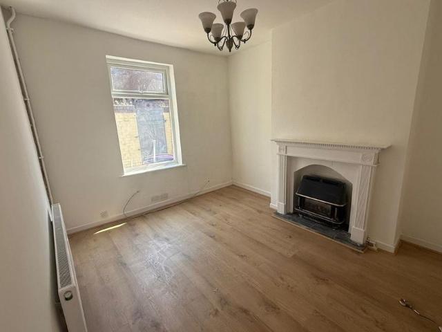 3 Bed Terraced House, Thornes Road, L6