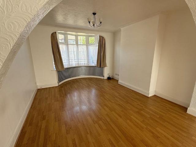 3 Bed Terraced House, The Drive, IG11