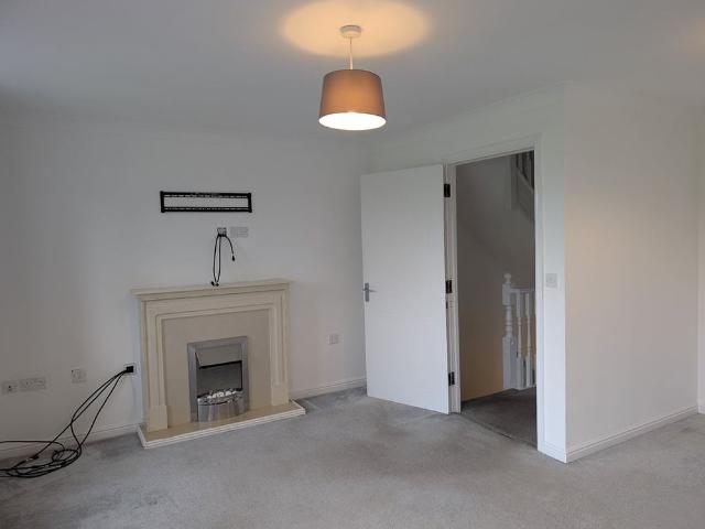 3 Bed Terraced House, The Pavilions, BS4