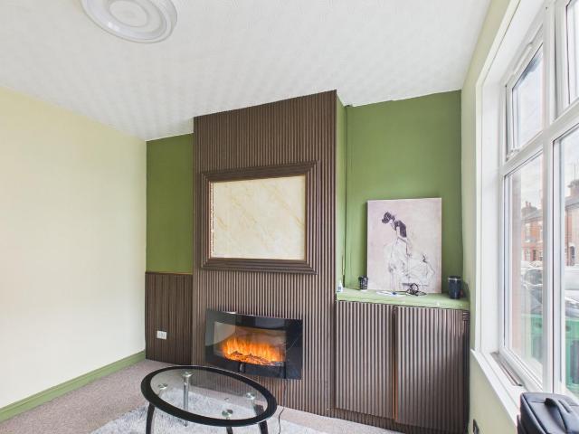3 bed Terraced House To Let