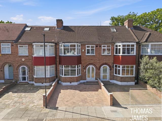 3 bed Terraced House To Let