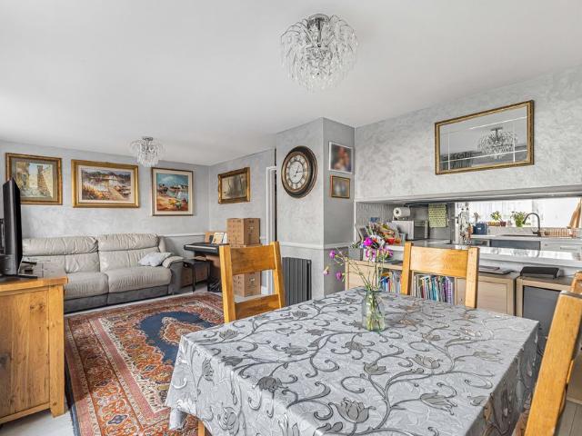 3 bed Terraced House To Let