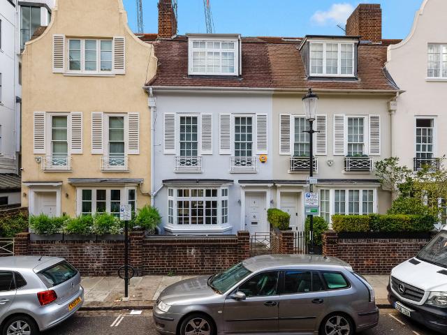 3 bed Terraced House To Let