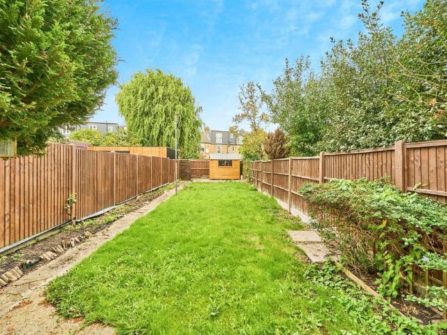 3 bed Terraced House To Let