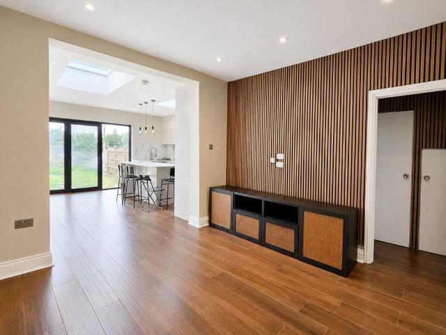 3 bed Terraced House To Let