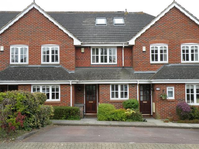 3 bed Terraced House to Let for rent in Armstrong Close, Bromley