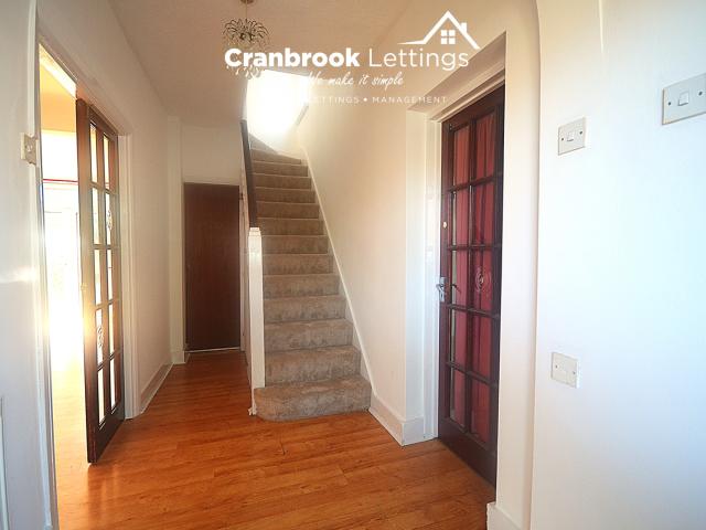 3 bed terraced house to rent Avenue Road, Woodford Green IG8