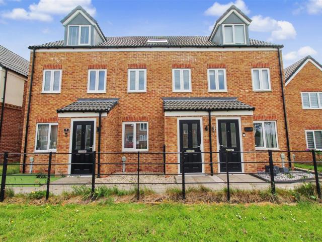 3 bed terraced house to rent in Beamlight Road, Eastwood, Nottingham