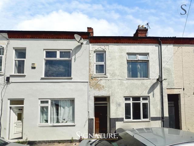 3 bed terraced house to rent in Beatrice Road, Leicester
