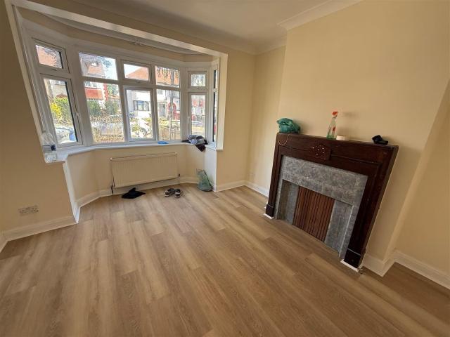 3 bed terraced house to rent in Currey Road, Greenford | Daniels Estate Agents