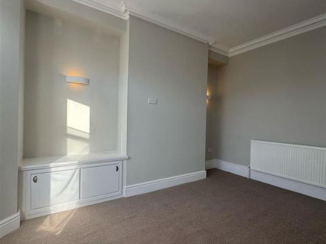 3 bed terraced house to rent in Church Street, Padiham, BB12