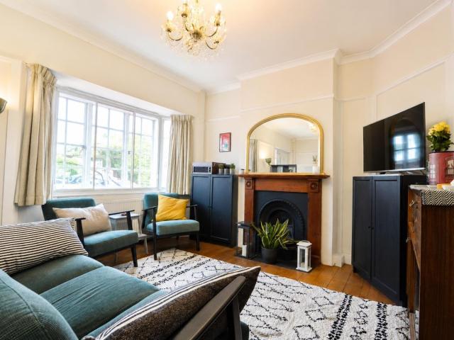 3 bed terraced house to rent in Clifford Avenue, East Sheen, SW14 | James Anderson