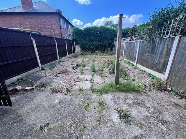 3 bed terraced house to rent in Doncaster Grove, Long Eaton, NG10 2BA