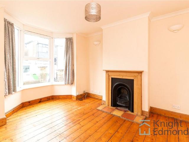 3 bed terraced house to rent in Douglas Road, Maidstone, ME16