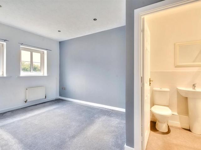 3 bed terraced house to rent in Edison Way, Arnold, Nottingham, NG5 7NE
