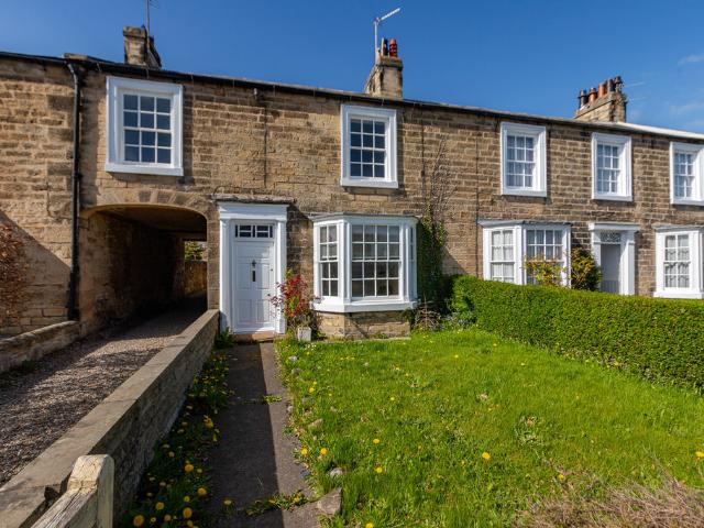 3 bed terraced house to rent in West Terrace, Staindrop