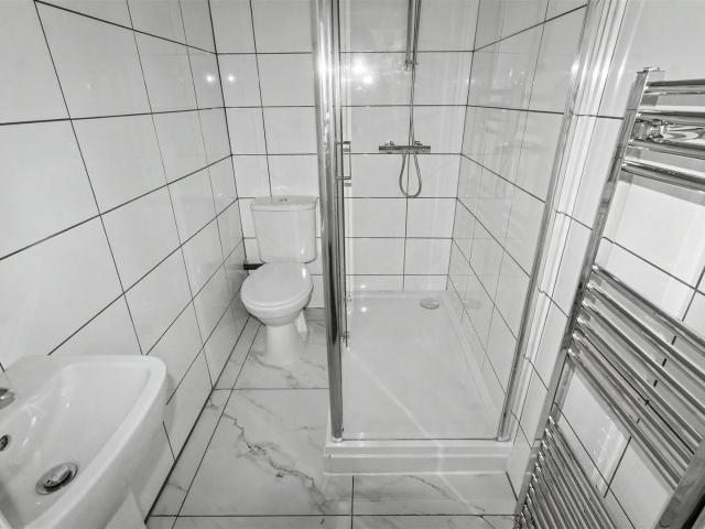 3 bed terraced house to rent in Windmill Lane, Nottingham