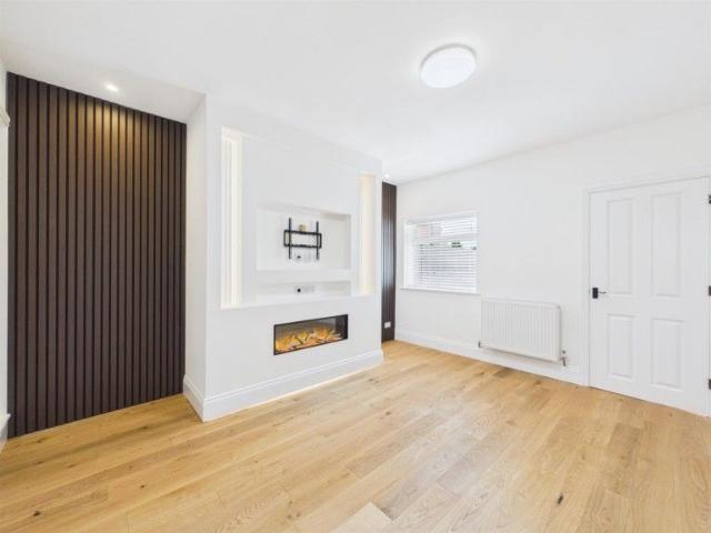 3 BED Terraced House To rent