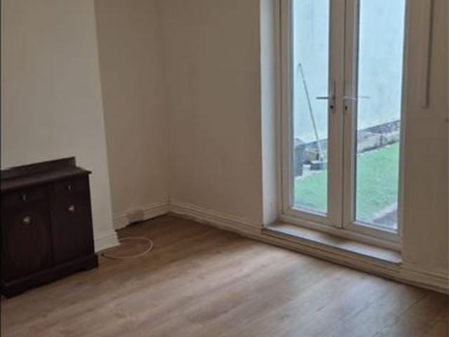 3 Bed Terraced House, Victoria Parade, BS5