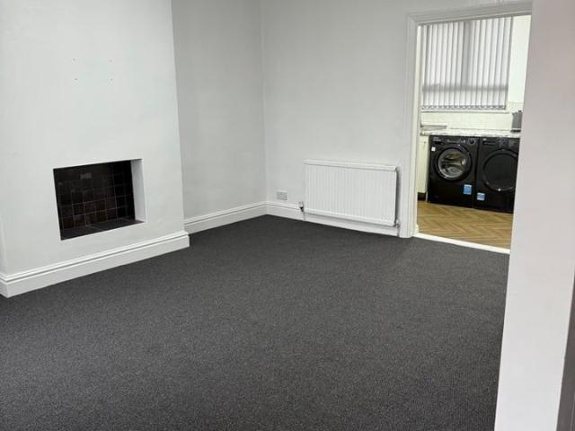 3 Bed Terraced House, Whites Lane, S2
