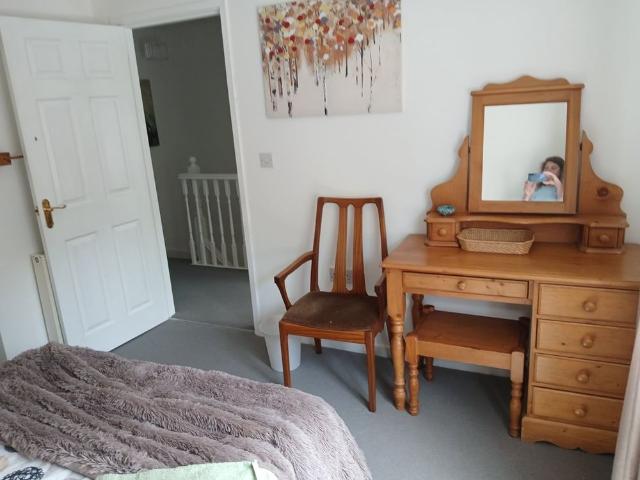 3 Bed Terraced House, Windsor Court, LS13