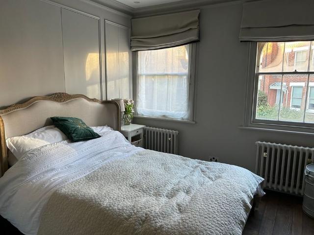 3 Bed Terraced House, Willow Road, NW3