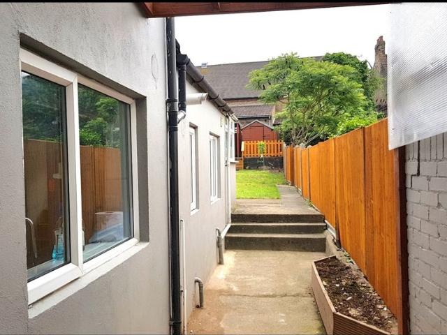 3 Bed Terraced House, Woolwich Road, SE7