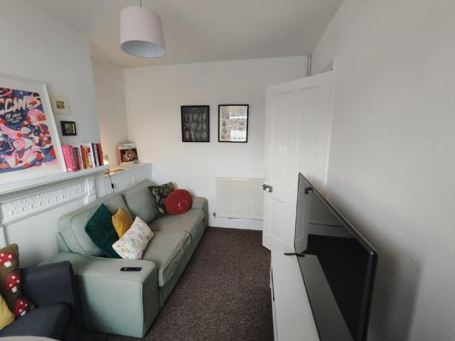 3 Bed Terraced House, Alma Street, RG30