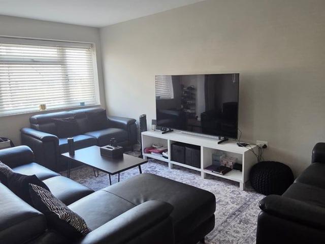 3 Bed Terraced House, Alpine Close, SO18